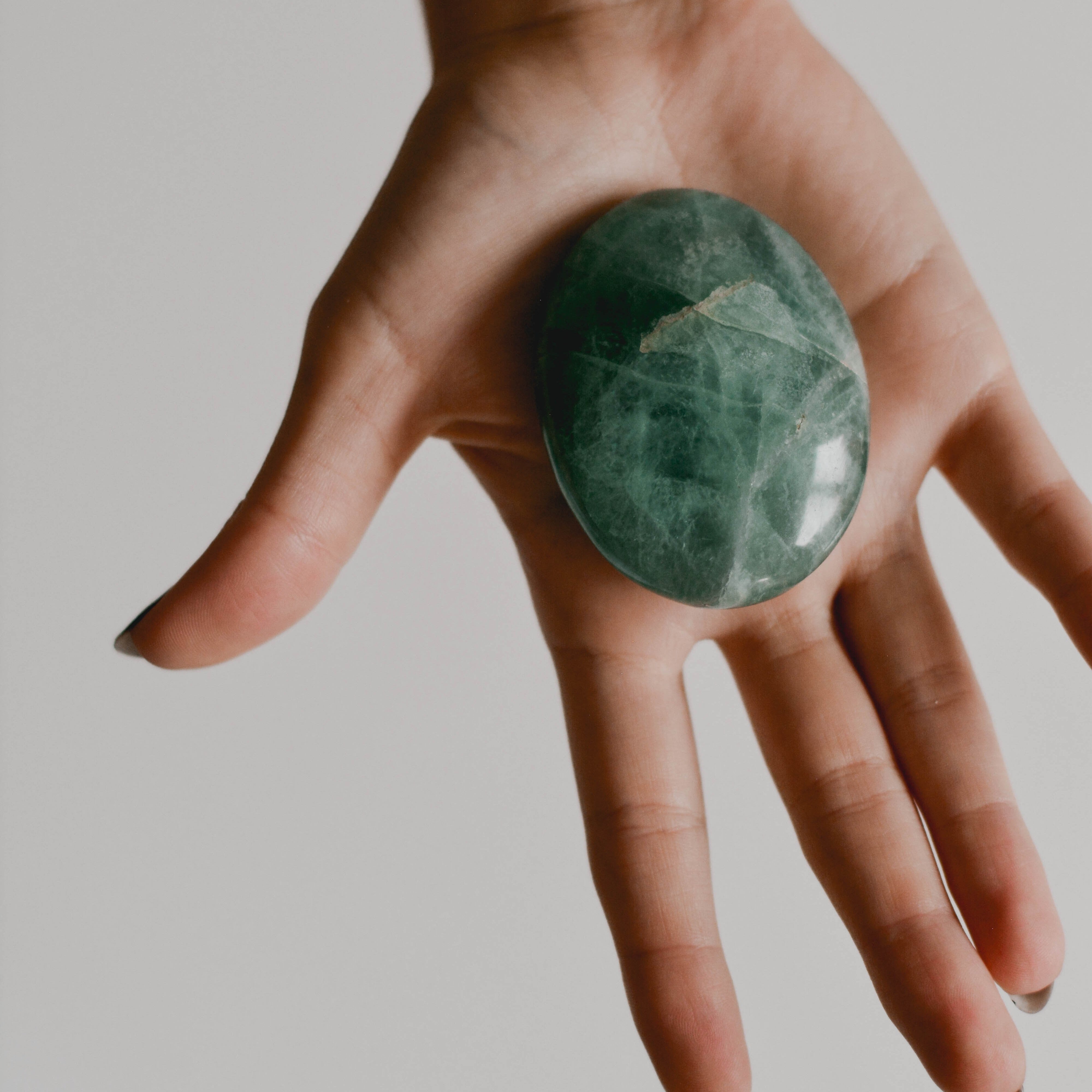 Palm & Hearts – Simmon Crystal Wholesale