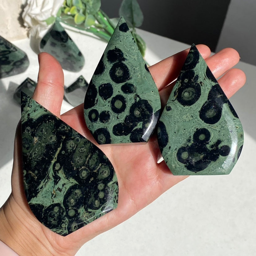 Kambaba Jasper Freeform – Simmon Crystal Wholesale